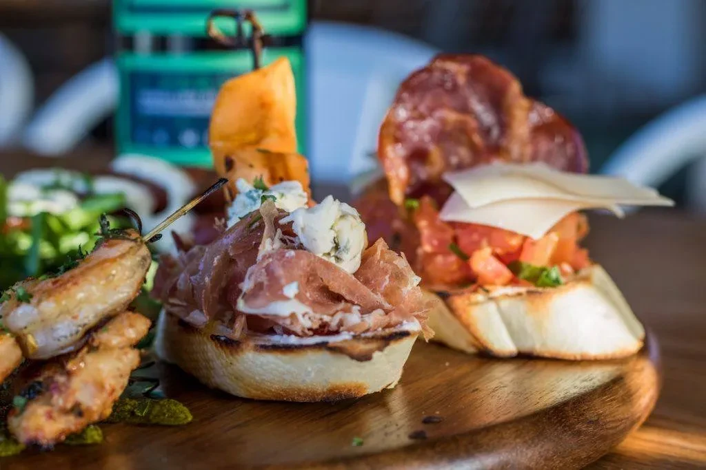 Buco Pizzeria & Vino Bar – Epcor Tower Happy Hour, Edmonton | happyhopper